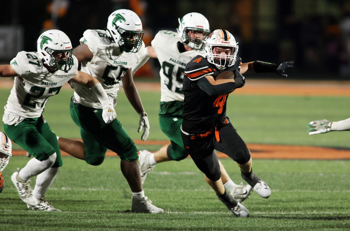 Prep football: Ogden sticks with effort, pulls away to defeat ...